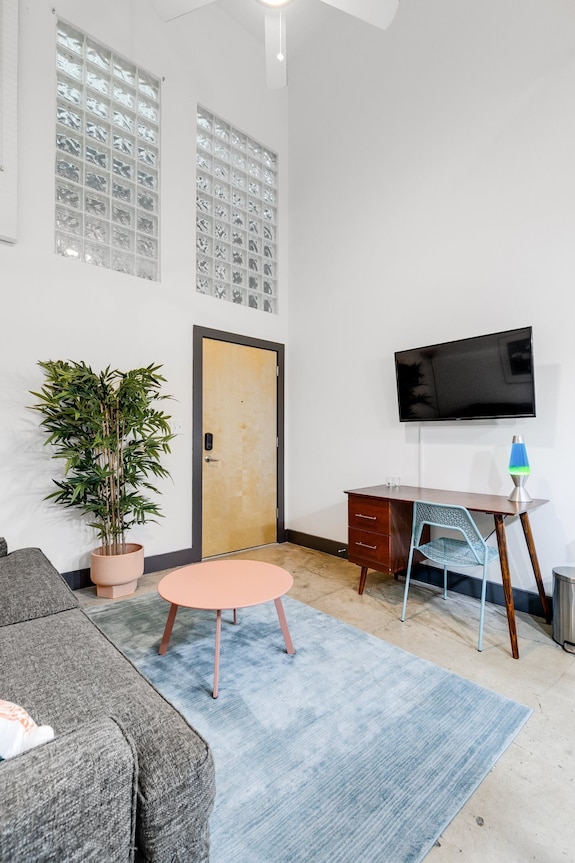 Vibrant 1-bedroom Loft With Free Parking And Wifi - Richmond, VA
