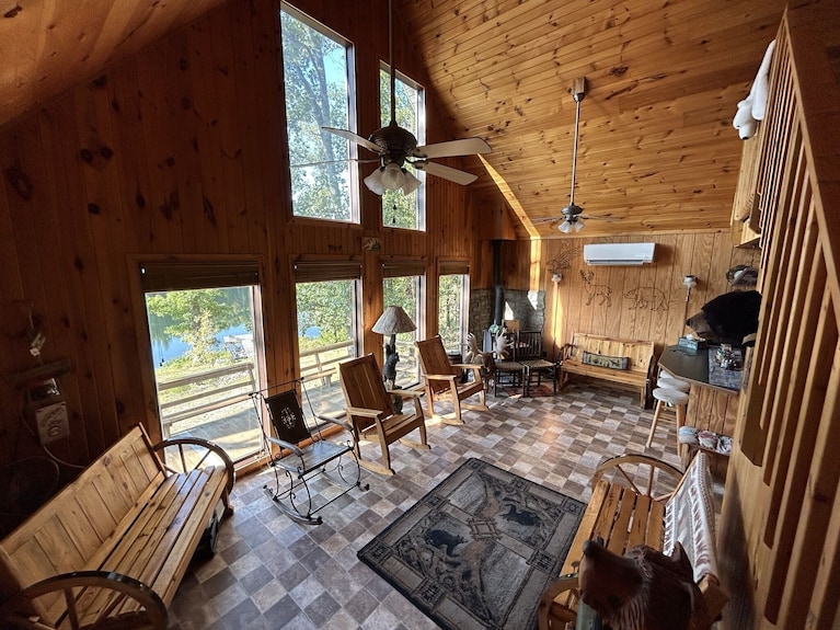 Peaceful Secluded Cabin Nestled On 40 Wooded Acres Overlooking 4 Acre Pond. - Missouri