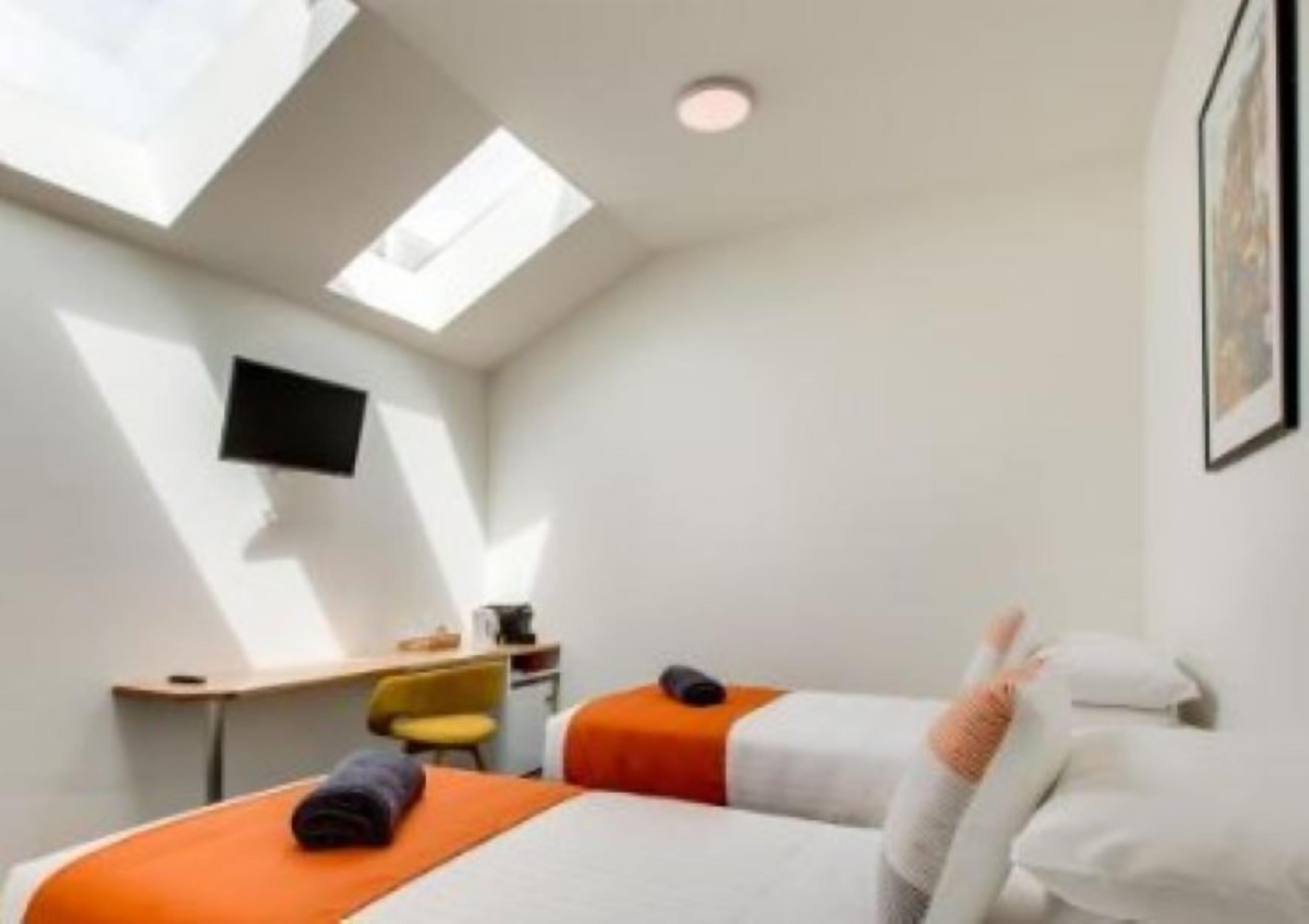 Quarto casal ou duplo | Quartos à prova de som, ferros/tábuas de passar roupa, Wi-Fi de cortesia