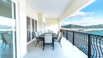 Vila superior | Terraço/pátio