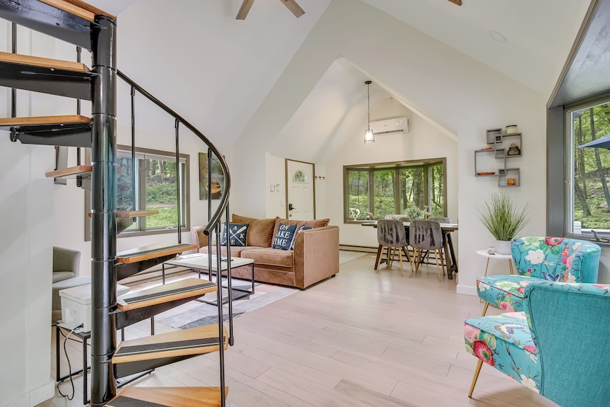 South Salem Vacation Rental W/ Furnished Deck! - Long Island, NY