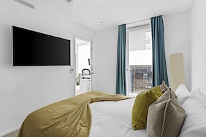 Apartamento Básico, 1 cama king-size | 1 quarto, secretária, secretária adequada para computadores portáteis