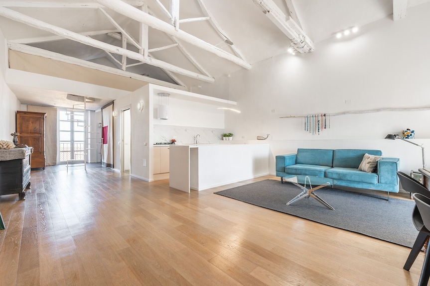 Martini Time Terraza Panorámica Sobre Las Murallas Del Castillo - Cagliari