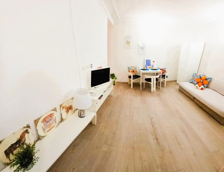 White House - 200m From Subway - Catania