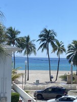 Suite-Estúdio Tradicional | Sala de estar | Smart TV de 50 polegadas com canais digitais 