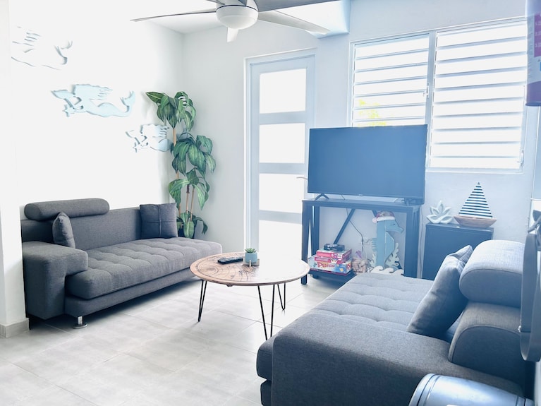 Steps Luquillo Beach. Cozy Family Resort, 27 Guests - Puerto Rico