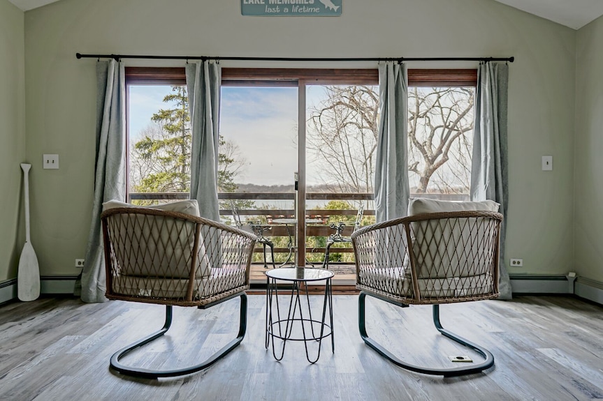 Dual Lake Houses On Mineola Bay - Fox Lake, IL