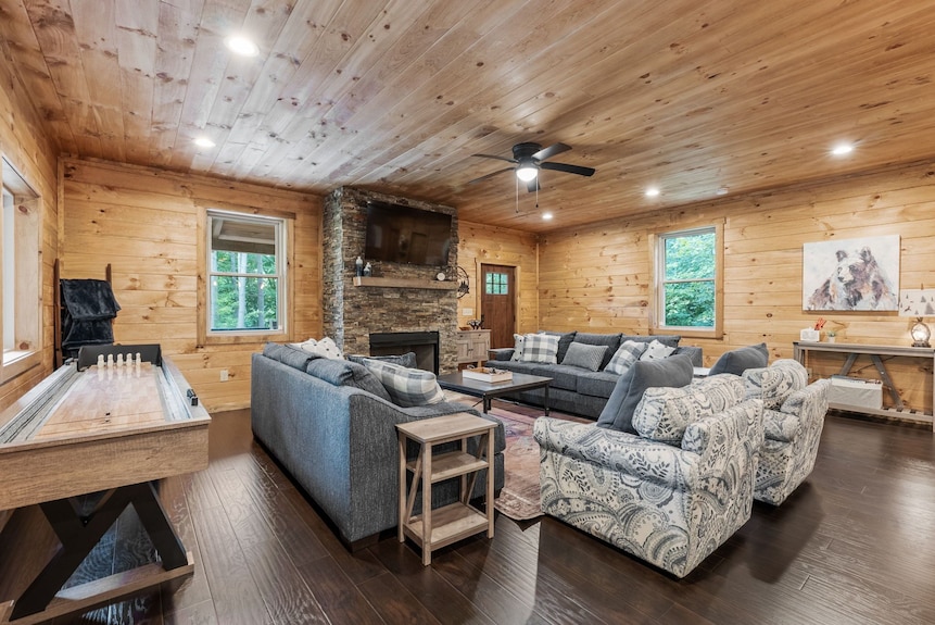 Lazy Bear Lodge By Inn & Spa At Cedar Falls - Hocking Hills State Park, OH
