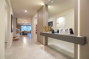 Casa (Multiple Bedrooms) | Interior
