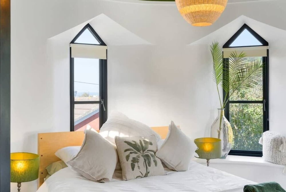 Castle By The Beach With Sea Views, Portreath - Portreath
