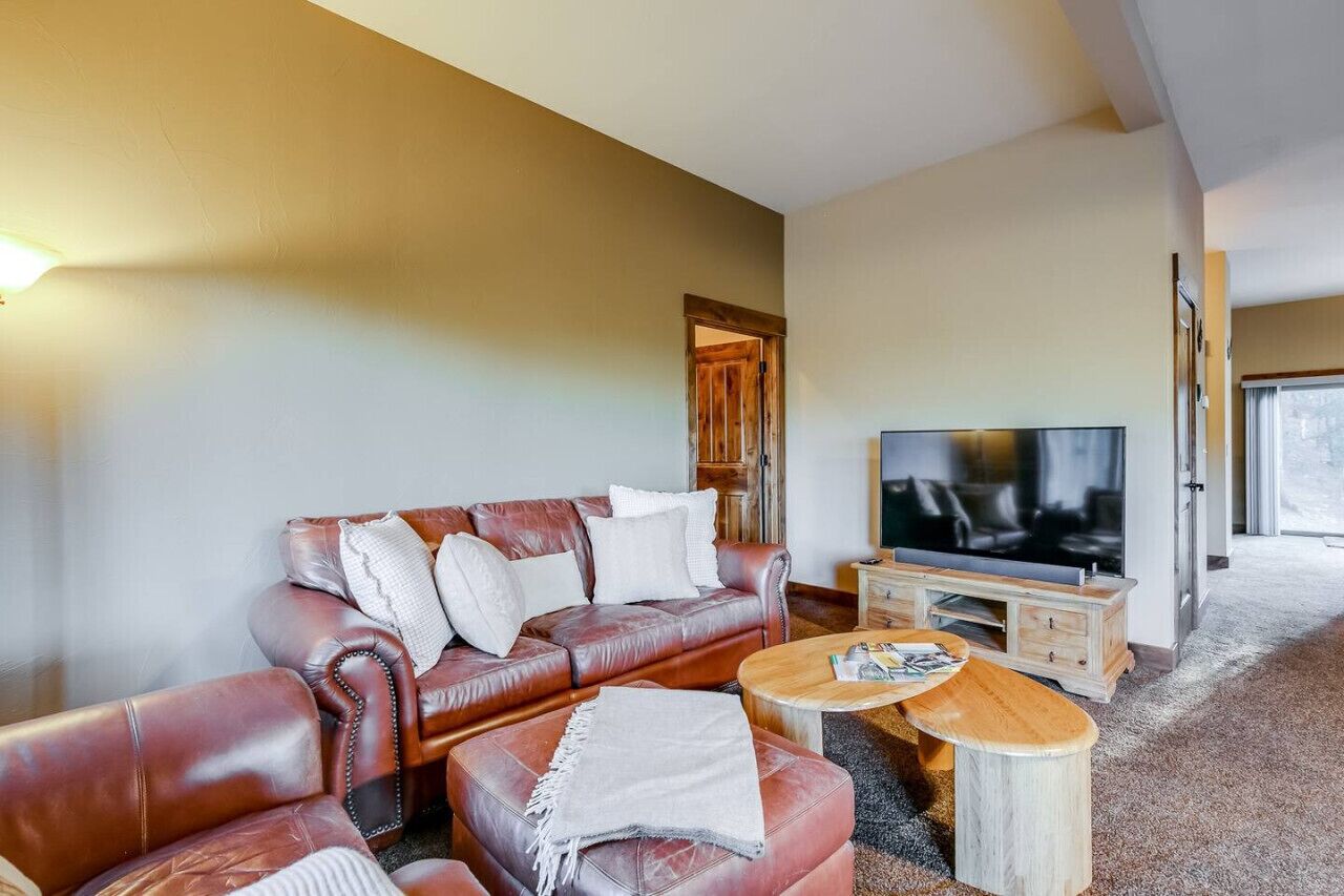 Dory Lakes · Breathtaking Views Hot Tub, Pool Table, Fireplace - Idaho Springs, CO