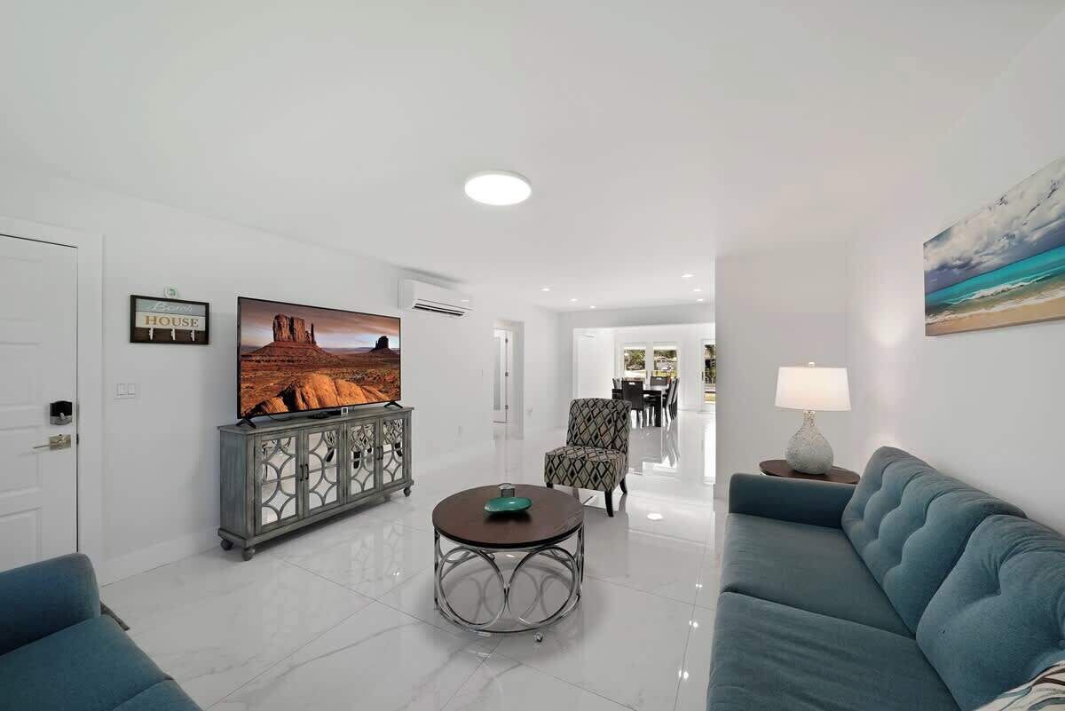 Dania Beach Unit 1 By Pmi - Dania Beach, FL