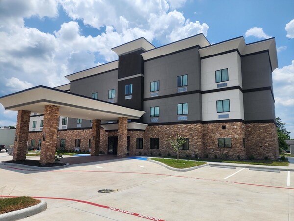 Holiday Inn Express & Suites Dayton Highway 90 By Ihg - Dayton, TX