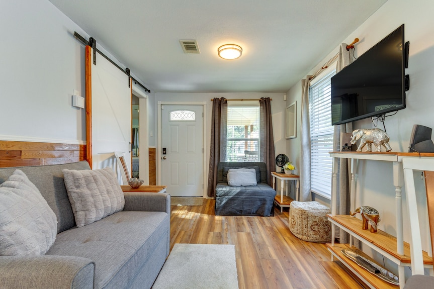 Pet-friendly Pensacola Home W/ Patio & Yard! - Pensacola, FL