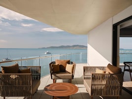 Suíte superluxo, 1 cama King, vista para o oceano | Terraço/pátio