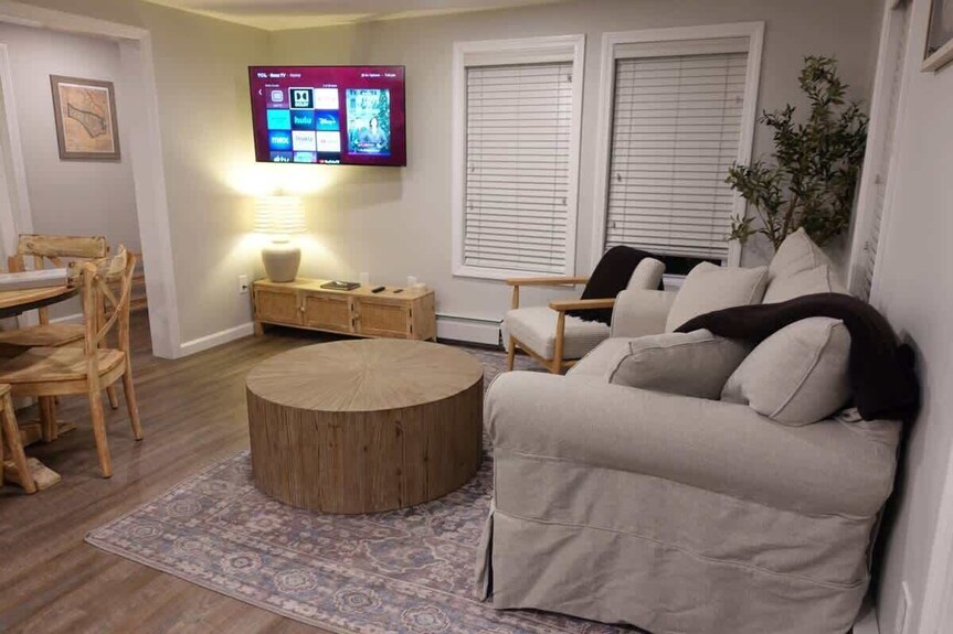 The Crab Shack - Coastal Charm Near Hampton Beach - Hampton Beach, NH