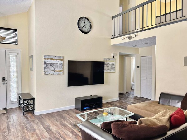 Dt Reno - 4br Home W Patio Bbq Grill Games Room - Sparks, NV