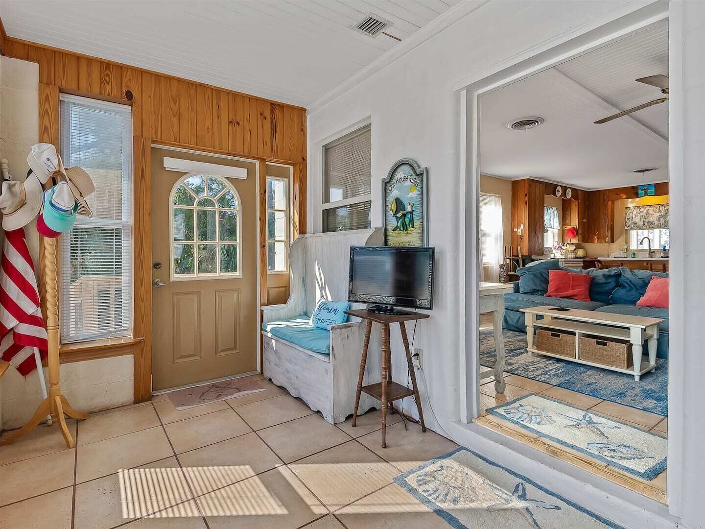 Bill's Bay Breeze- Relax On The Porch And Enjoy The View! - Alligator Point, FL