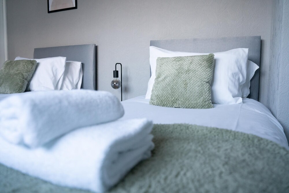 Modern Home in Allanton - Shotts | Vrbo