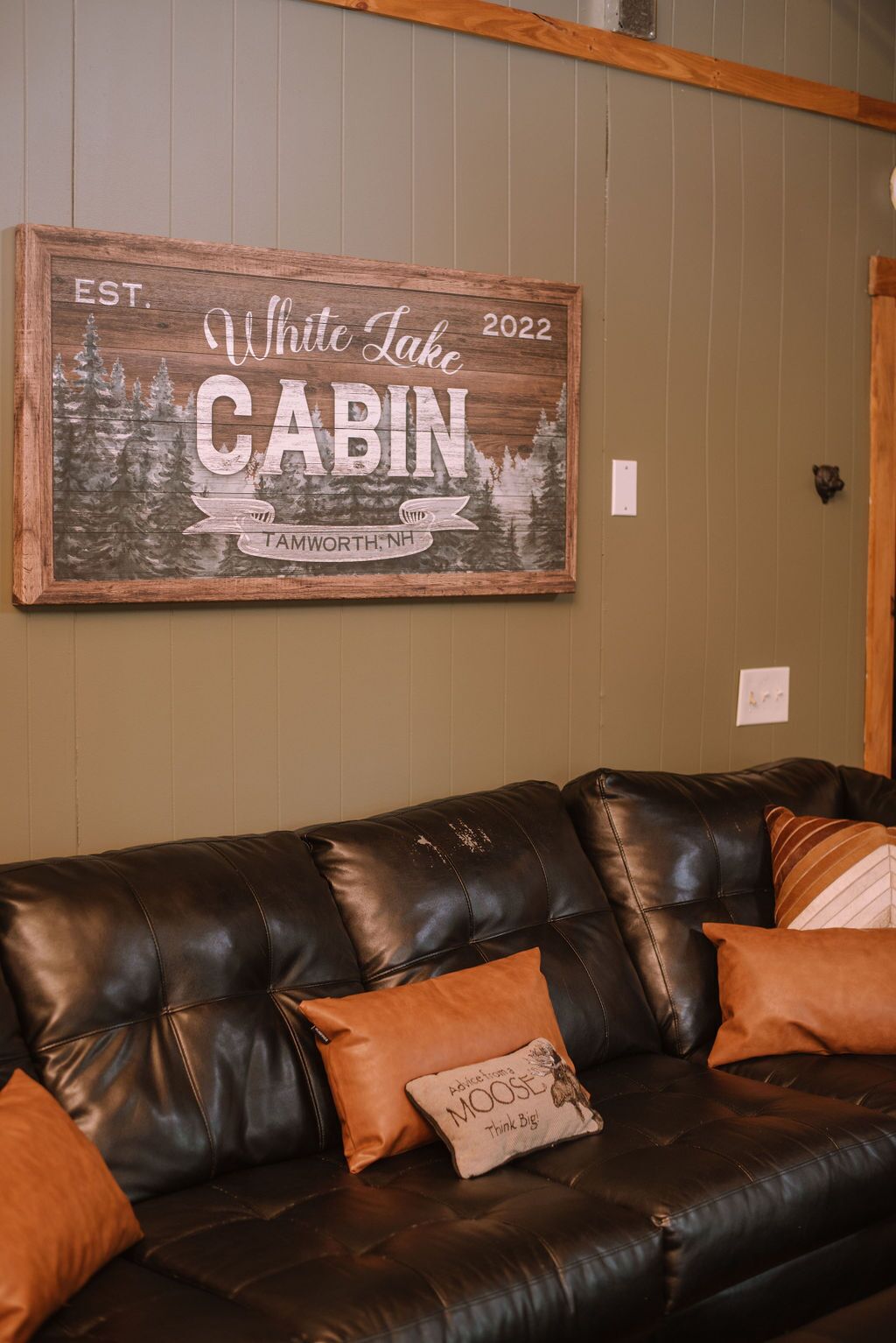 Winter Cabin: Nearby Ski Mountains, Snowmobiling, Dog Friendly & Private Hot Tub - Ossipee, NH