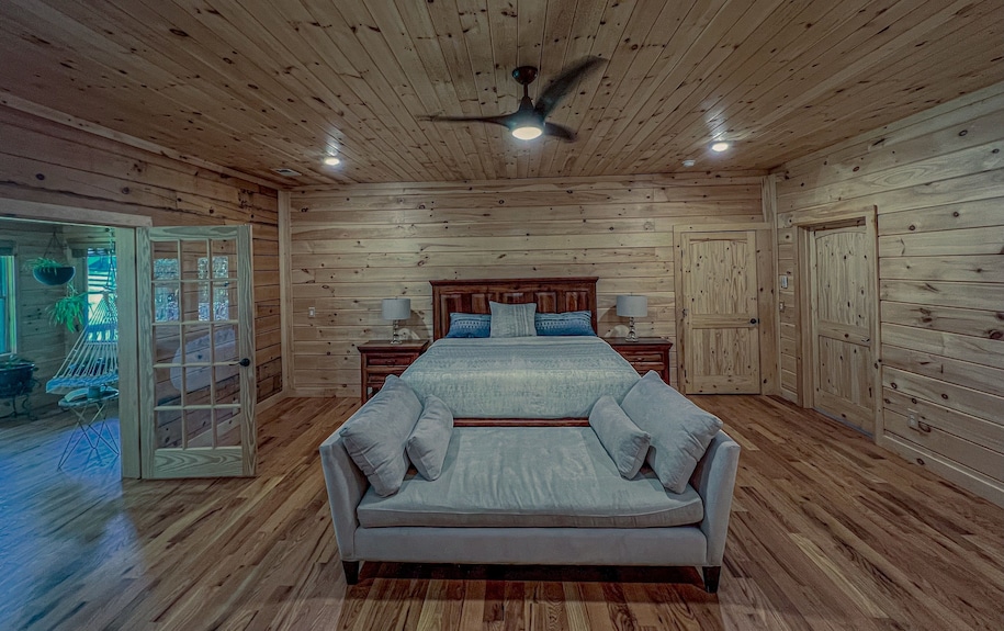 Charming Cabin 3br/3ba-family & Pet Friendly! - Lebanon, TN