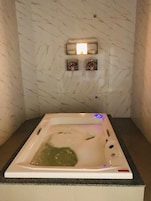 Suite Deluxe | Banheira de hidromassagem