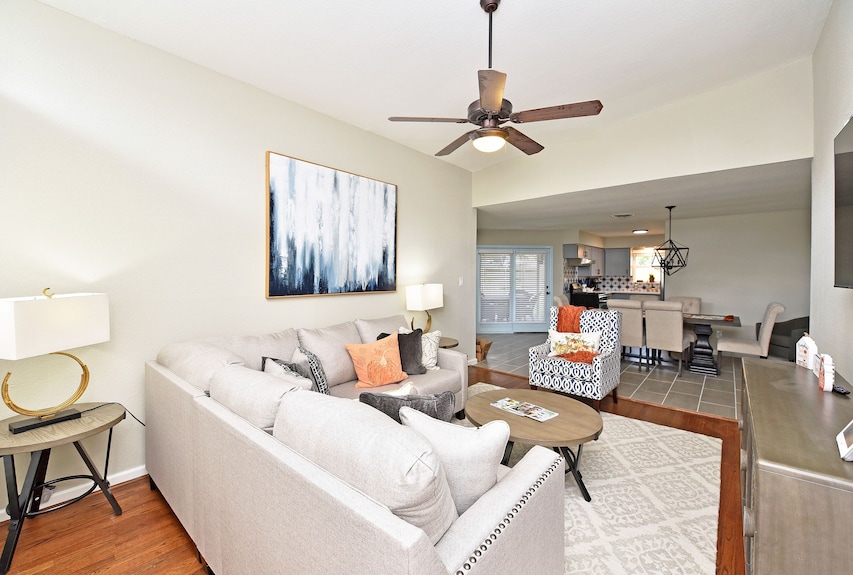 This Charming 3 Bedroom,1.5 Bathroom Home Is The Perfect Place To Relax! - Houston