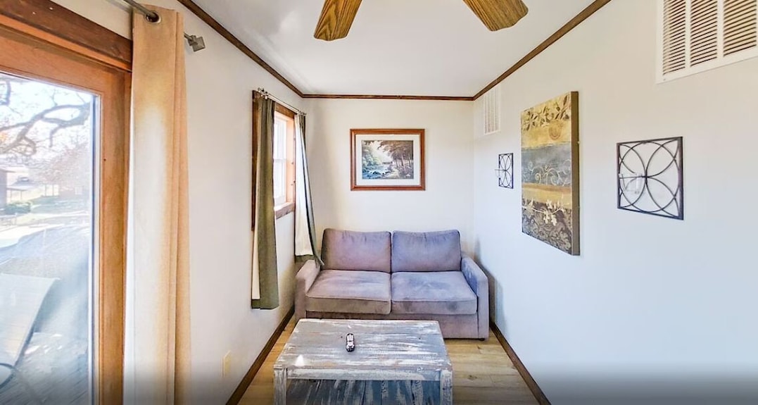 1br Waterfront Cabin W/ Pool + Swim & Boat Dock - Missouri