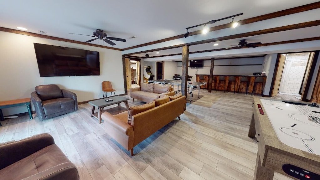 8br Waterfront Cabin W/ Hot Tub, Pool + Swim & Boat Dock - Table Rock Lake