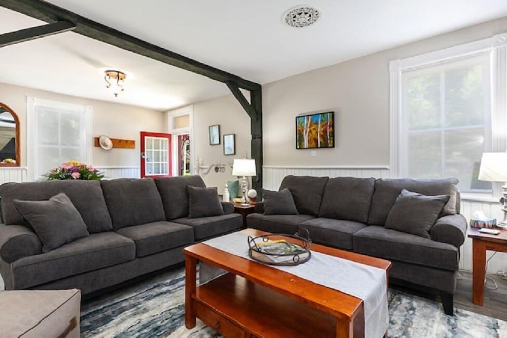 Rocklyn Inn Bed & Breakfast - Meaford