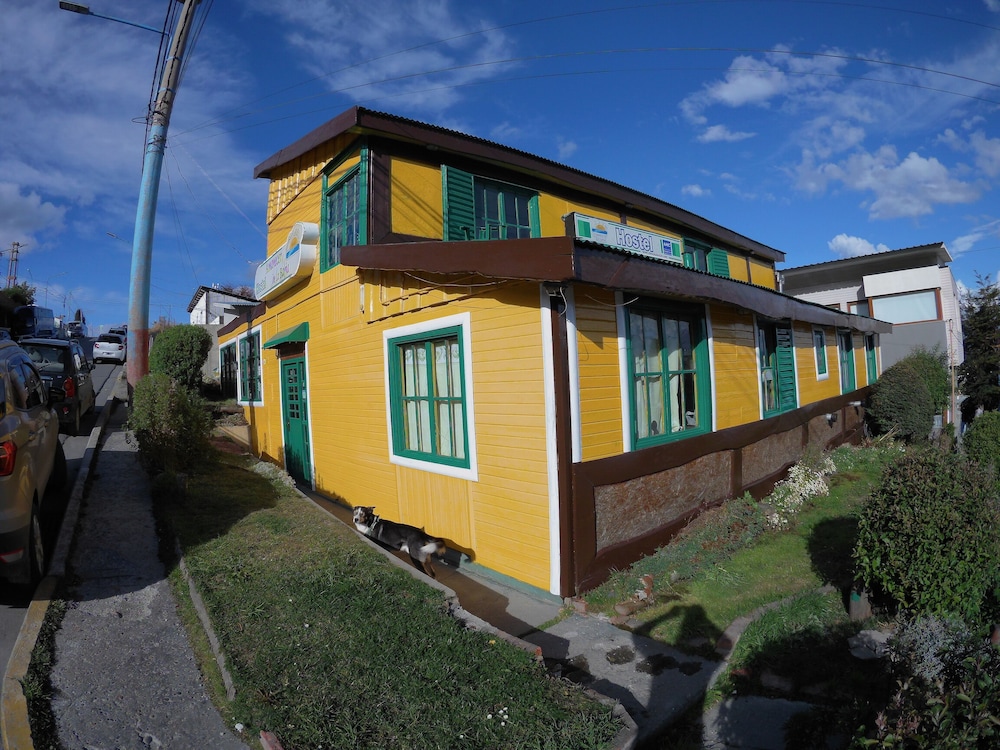 Amanecer De La Bahia Hostel - Ushuaia