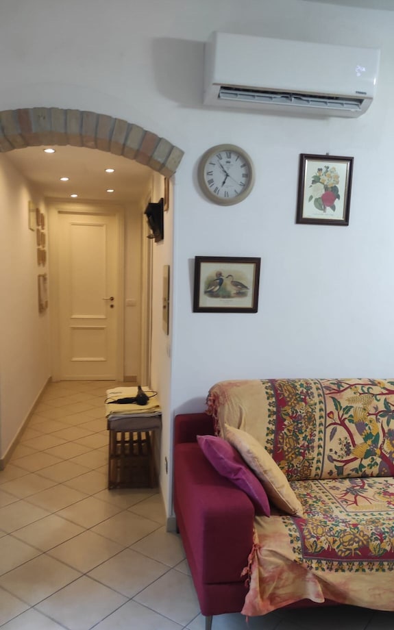 A 2.5 Km Dal Mare Di Levanto, In Prima Collina, In Posizione Verde E Tranquilla - Vernazza