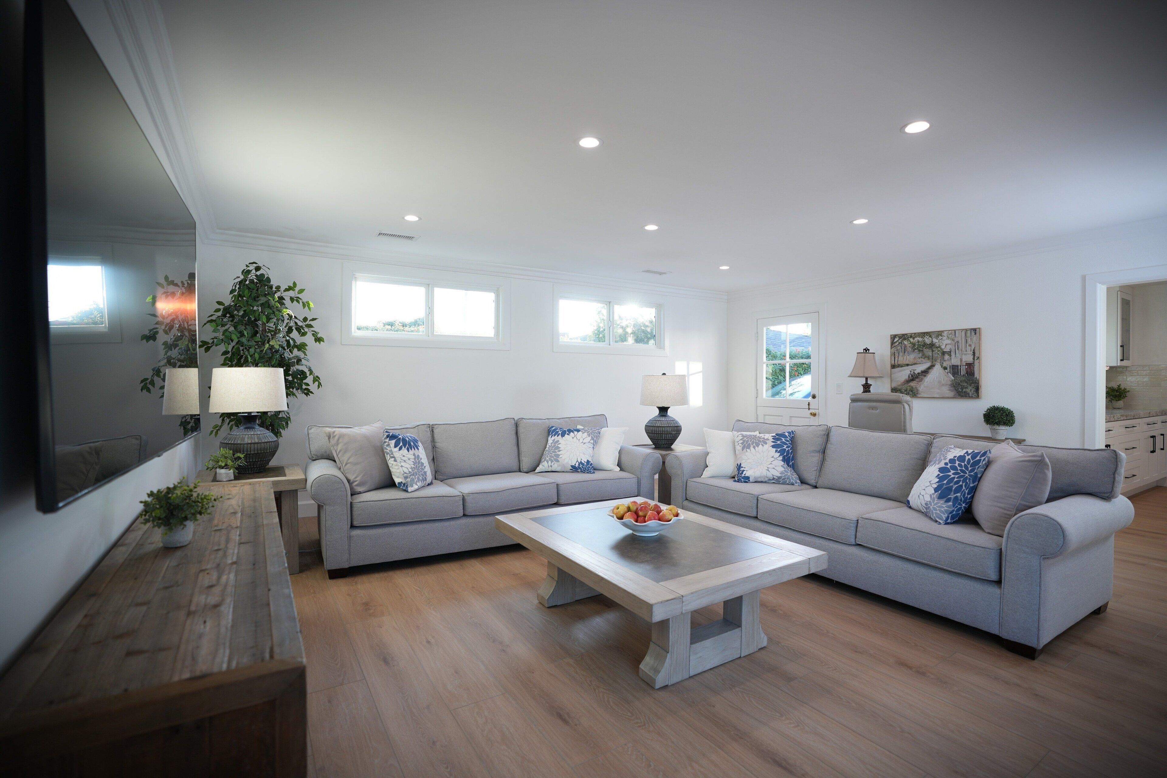 Breezy Pool/jac Home: 2 Ensuites & Game Room - Orange, CA