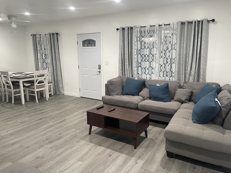 3-bedroom Farm Stay Just 13 Minutes From Santa Anita Park - Pomona, CA