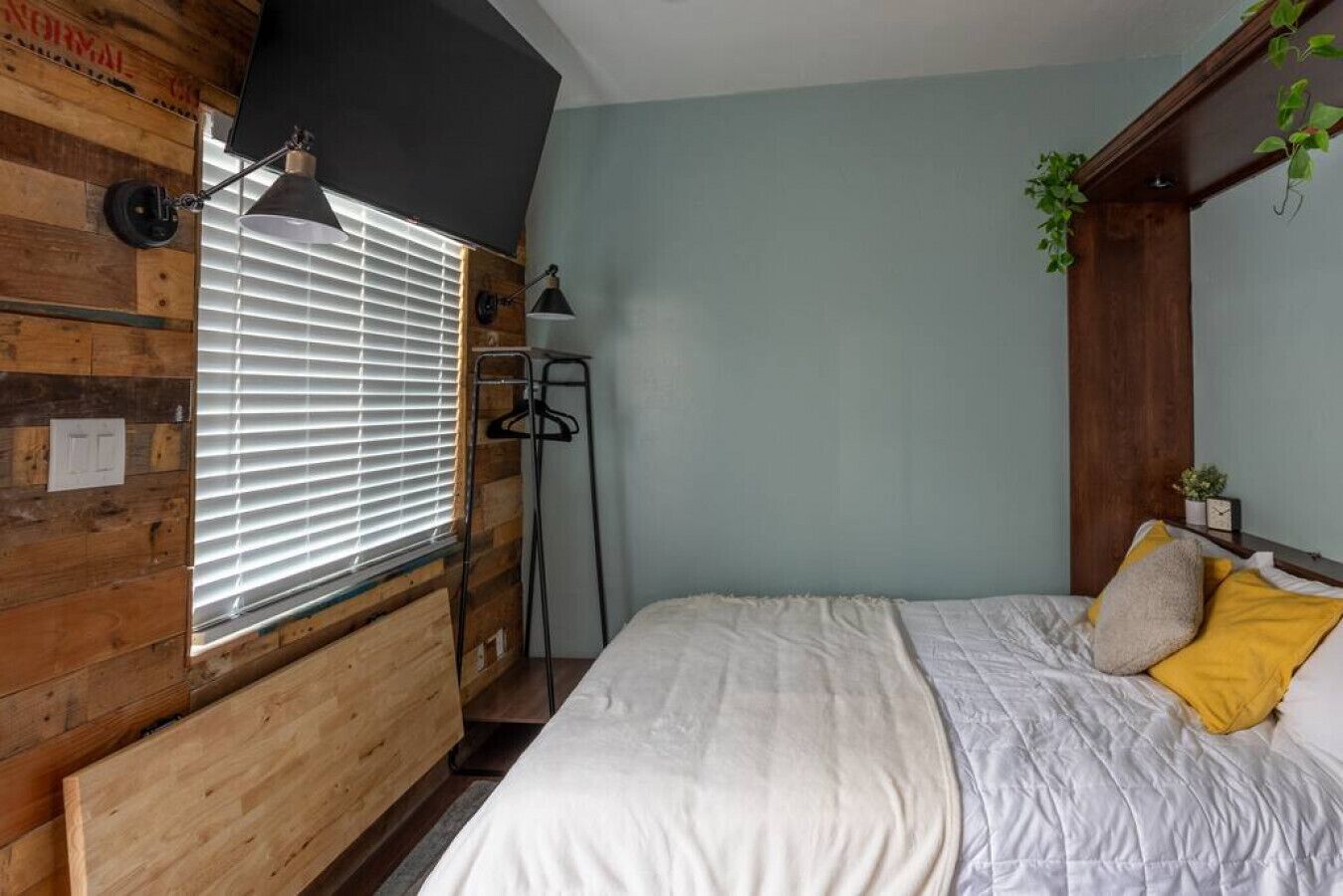 Private Studio 3 Blocks To Beach - San Diego, CA