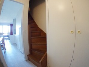 Cozy Duplex Apartment for 6 in La Falaise - Ski-in/Ski-out, Stunning ...