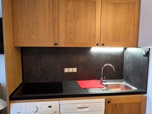 Cozy Duplex Apartment for 6 in La Falaise - Ski-in/Ski-out, Stunning ...