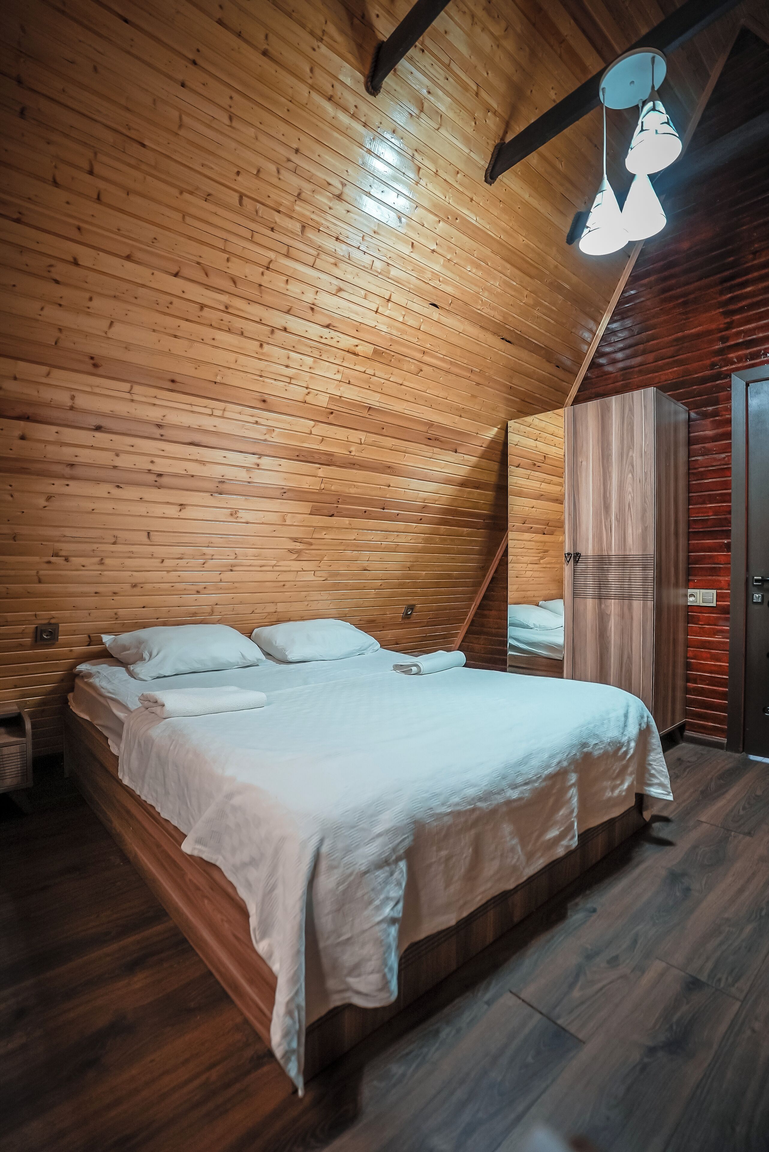 Vila econômica | Ferros/tábuas de passar roupa, Wi-Fi de cortesia, roupa de cama