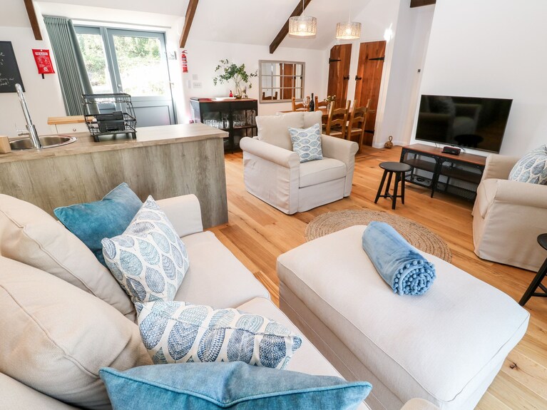 Carines Barns - Pol, Pet Friendly, Luxury Holiday Cottage In Cubert - Newquay