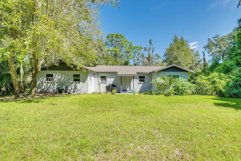 Single-story Ocala Home W/ Porch - Near Wec! - Ocala, FL