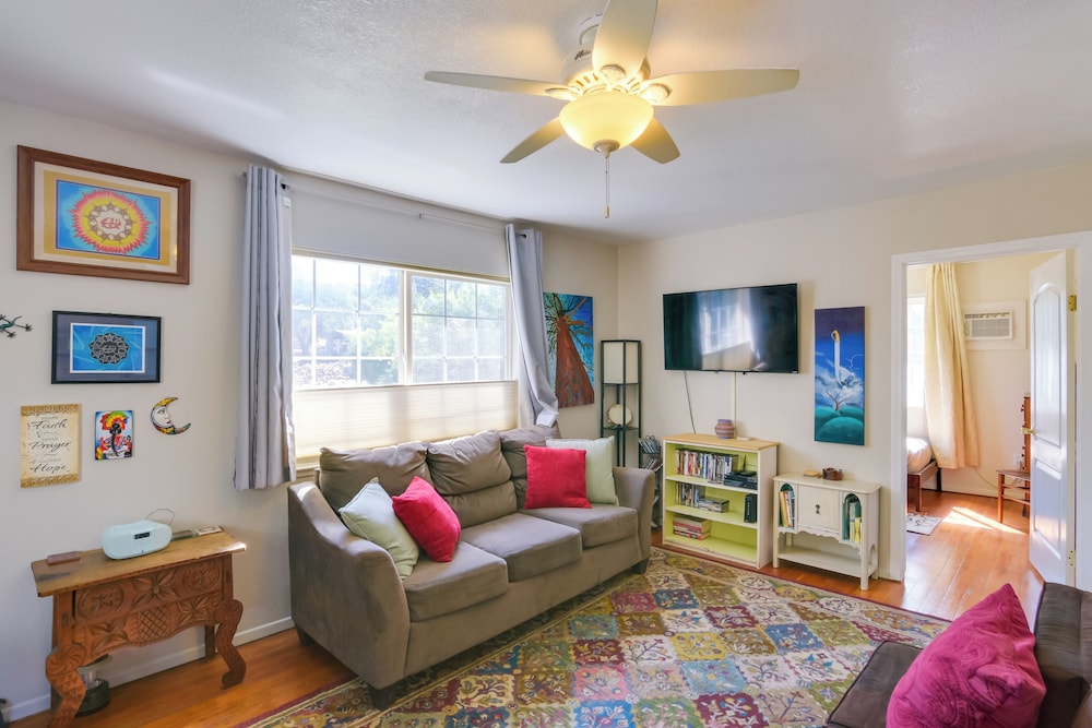 Fenced Yard & Grill: Orville Cottage Near Trails! - Oroville, CA