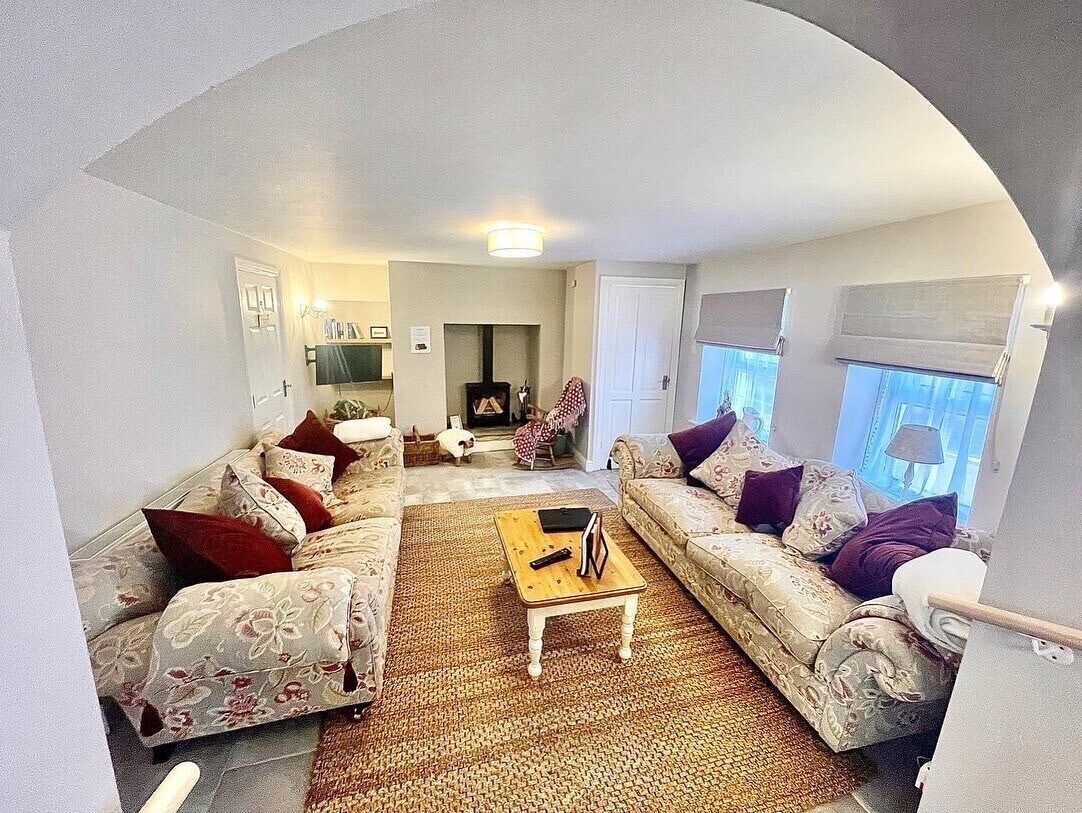 *Brecon Beacons,log Burner, Hot Tub Dogs Welcome* - Crickhowell