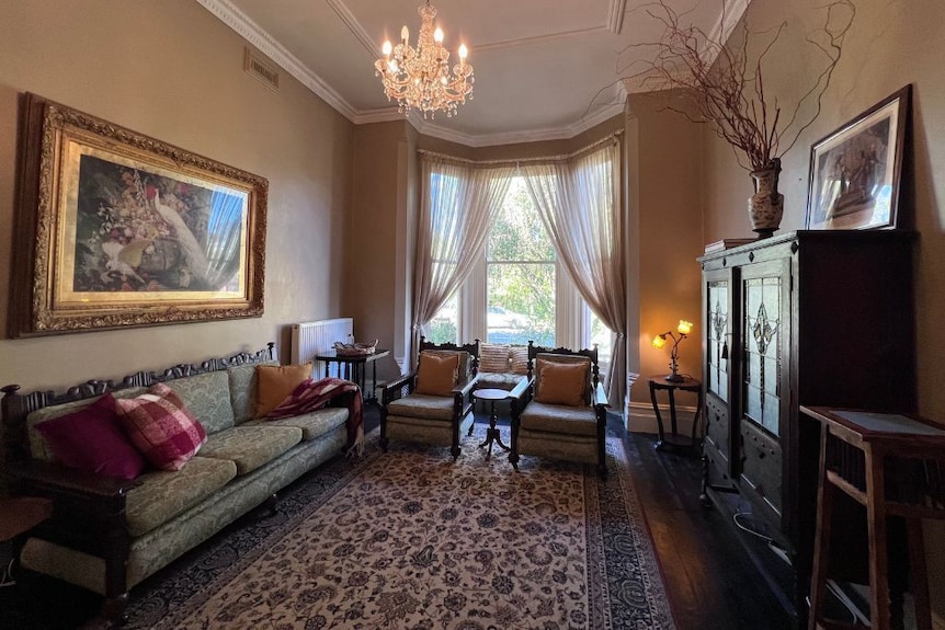 Walk To Sovereign Hill, Cafes & Shops From This Historic, Pet-friendly Villa. - Kryal Castle