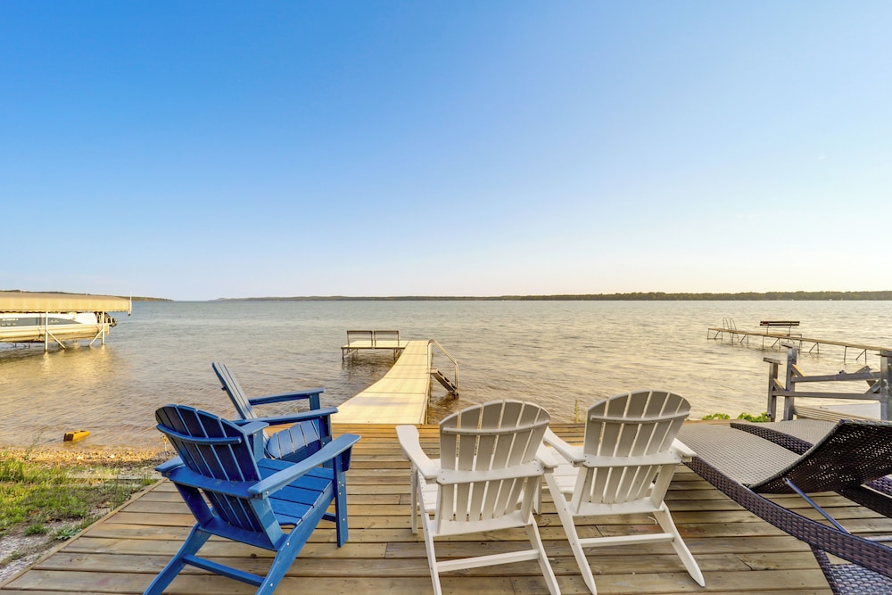 Scenic Cottage W/ Private Dock On Torch Lake - Torch Lake, MI