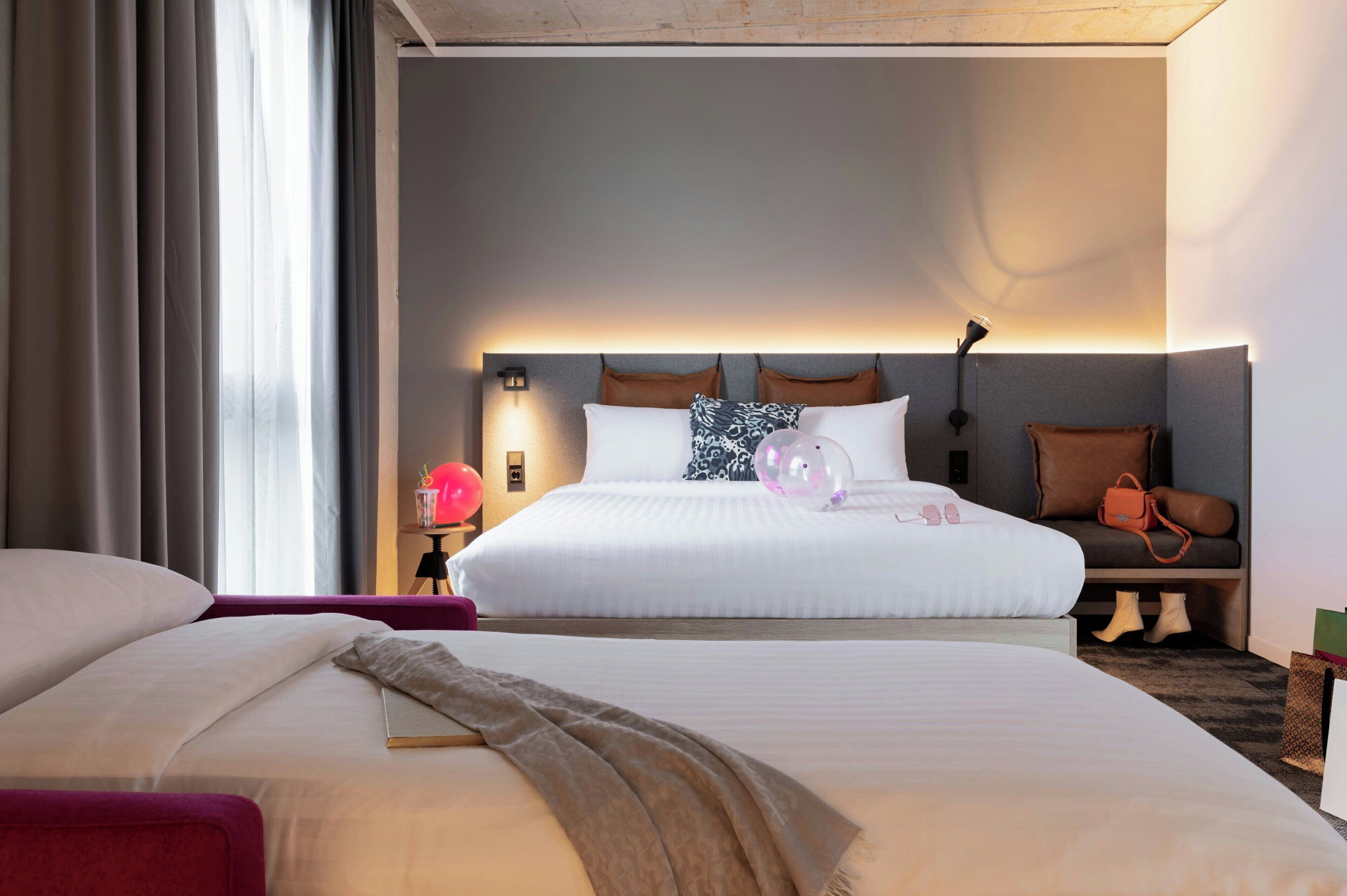 Quarto, 1 cama queen-size | 1 quarto, quartos insonorizados, Wi-fi grátis, roupa de cama fornecida 