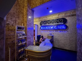 Banheira de hidromassagem, banho turco, fontes termais/minerais