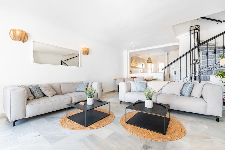 Casa De La Buena Vida | Adosado De 3 Dormitorios Con Vistas Al Mar - Fuengirola