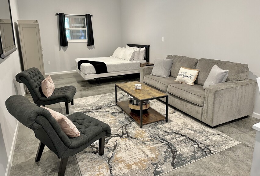 Enjoy A Cozy Experience At Elizabeth Farms! Close To Hiking & Equestrian Trails. - Carl