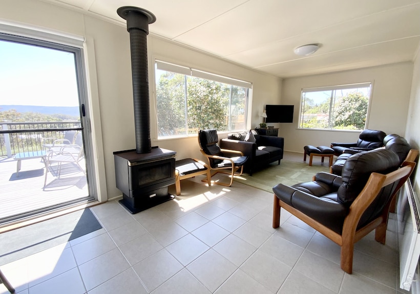 Centrally Located & Clean - 4 Bedrooms 5 Beds! - Eden