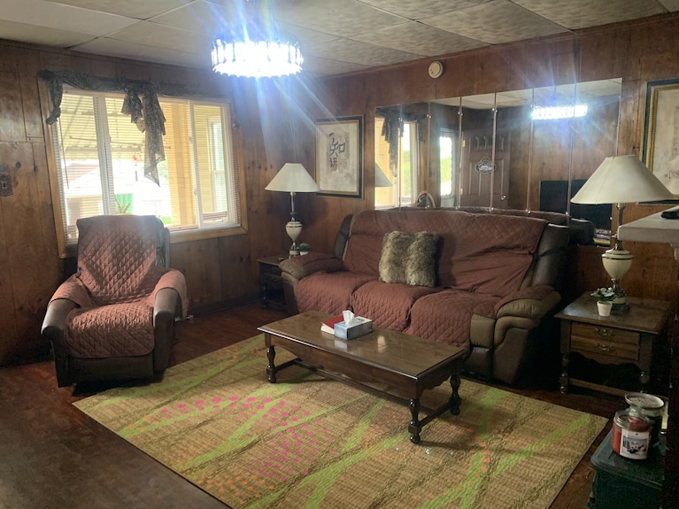Welcome To The Gathering Place! Where Families And Friends Can Gather Together. - Turtle, West Mifflin